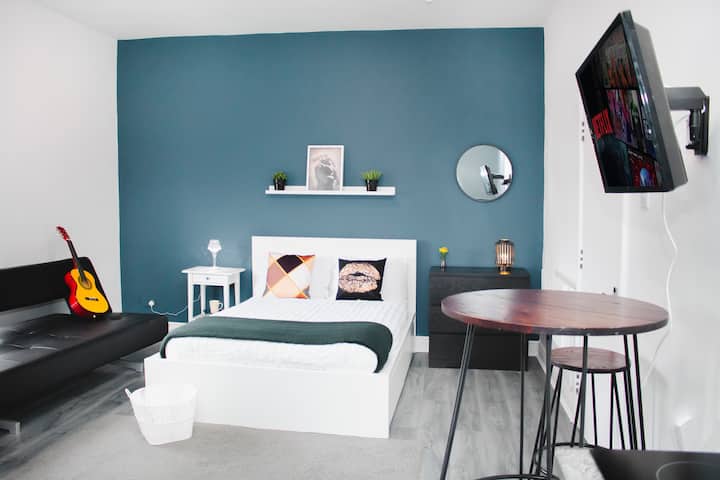 Charming Studio With Great Transport Links - Liverpool