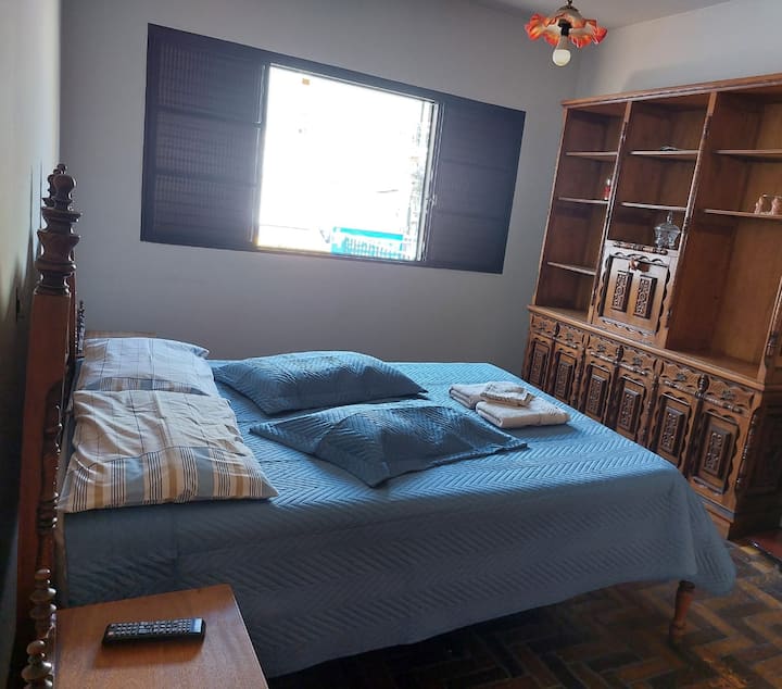 Suíte No Centro Para Casal C/ Vista Rua - 1º Andar - Socorro