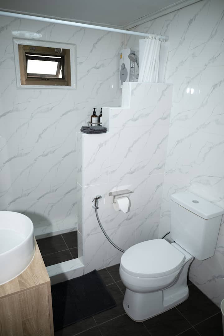 Urban Grace | Prime Location Near Bts - Bangkok