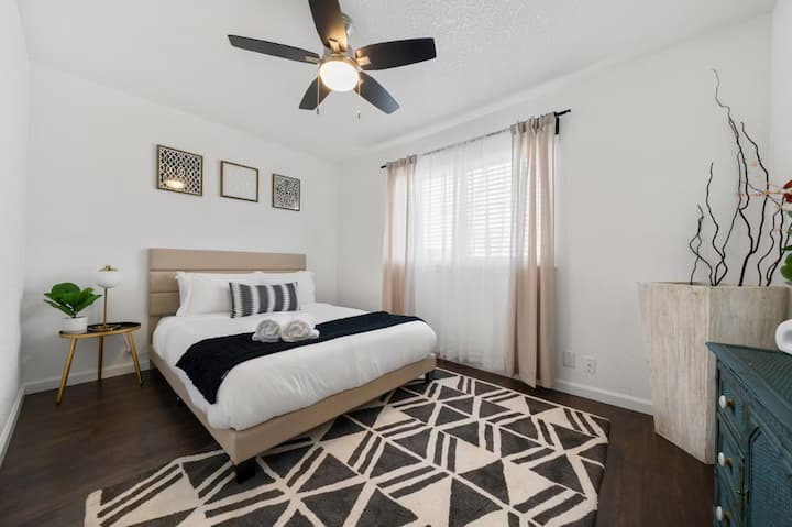 3br,2ba Gem In Rancho Near Shop Centers & Eateries - Rancho Cordova, CA