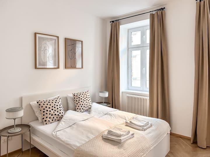 Classy Viennese Airbnb - Viyana