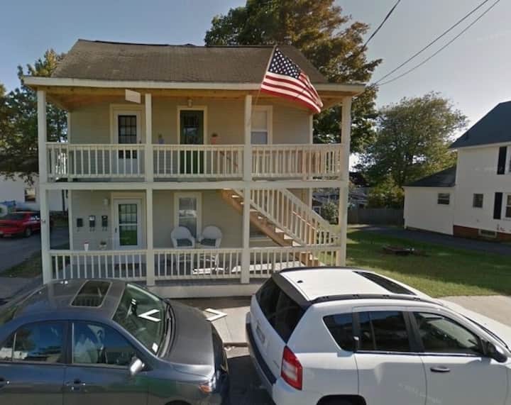 Beautiful 3 Bedroom First Floor. - Old Orchard Beach, ME