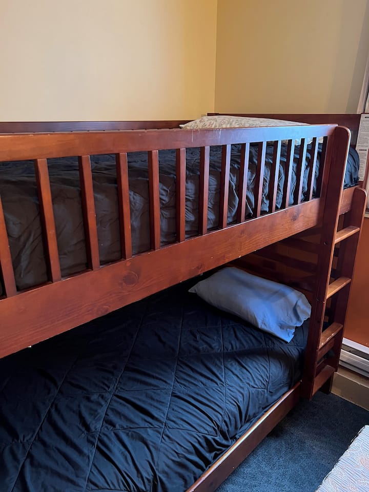 Char's Landing Hostel Singlebedc - Port Alberni