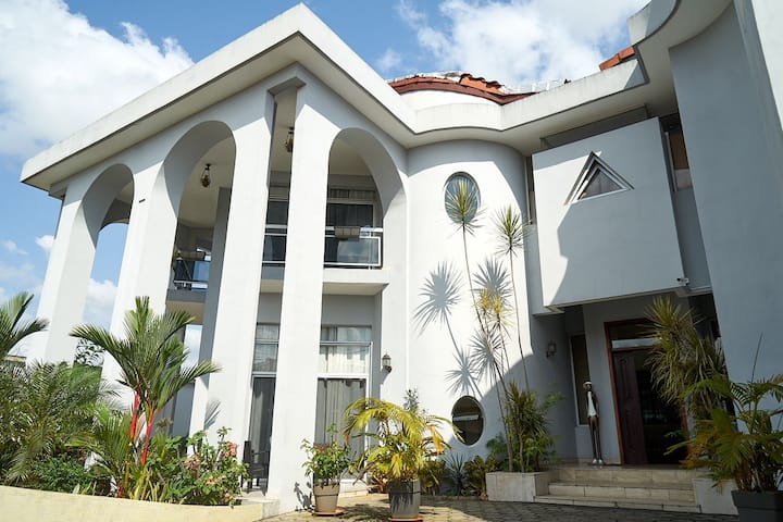 Maison Abidjan Avec Piscine - Abidjan
