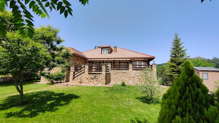 Magnífico Chalet En La Sierra - Navacerrada