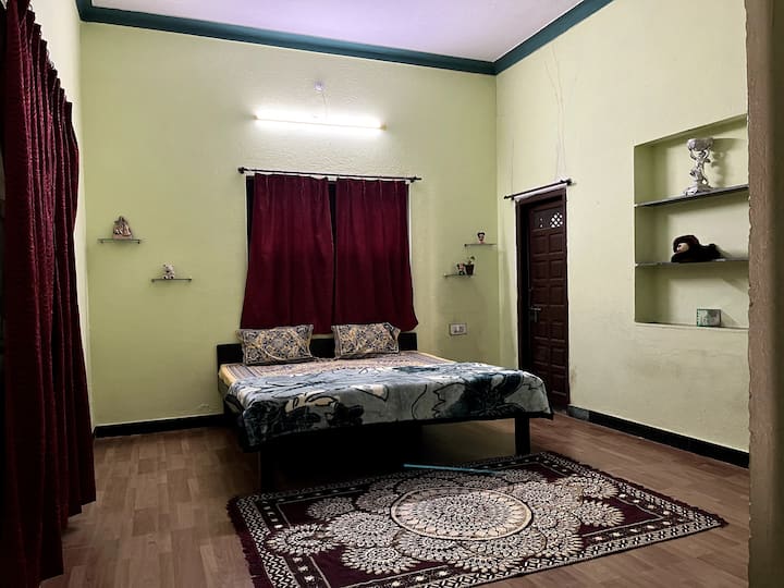 Serene Stay By Fatehsagar Lake (Non Ac) - Udaipur