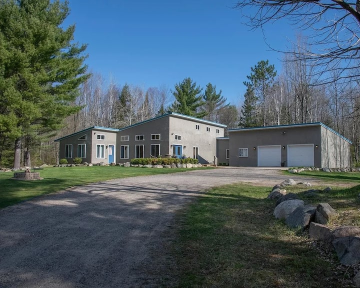 Beautiful & Private Home 3 Bed/3 Bath - Rhinelander, WI