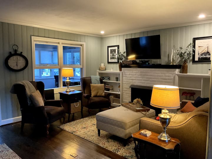 Shiplap Cottage At The Beach - Virginia Beach, VA