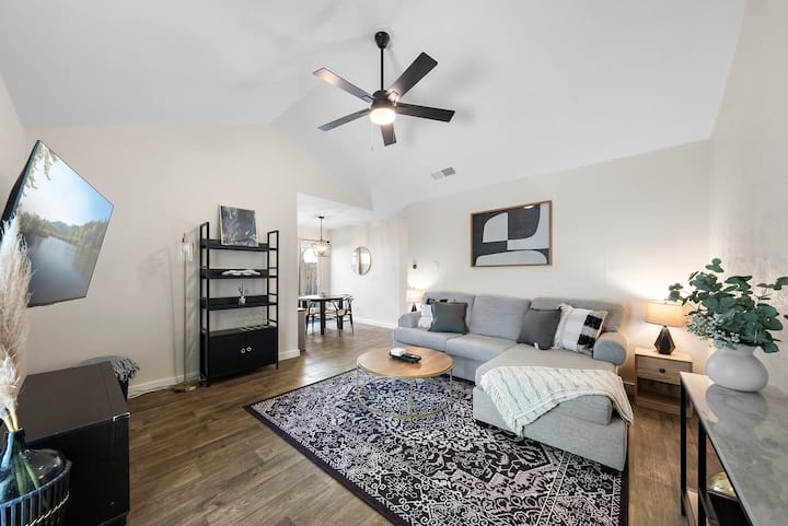 A Delightful Domain Retreat! - 美國