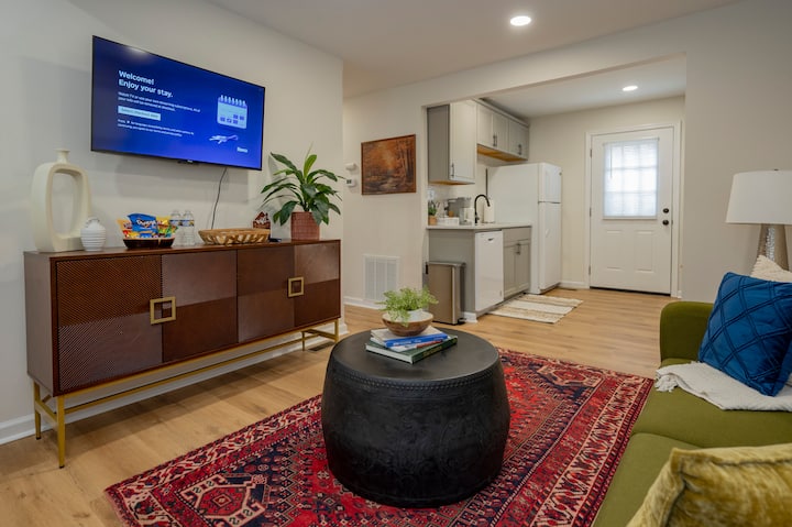 Quaint 3-br Getaway | Free Parking + Free Wifi - Lynchburg, VA