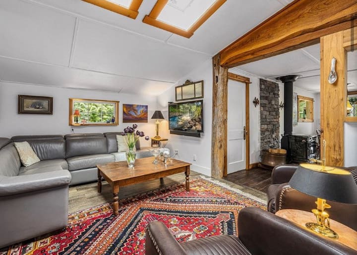 Oranje Rose Cottage - Hornby Island