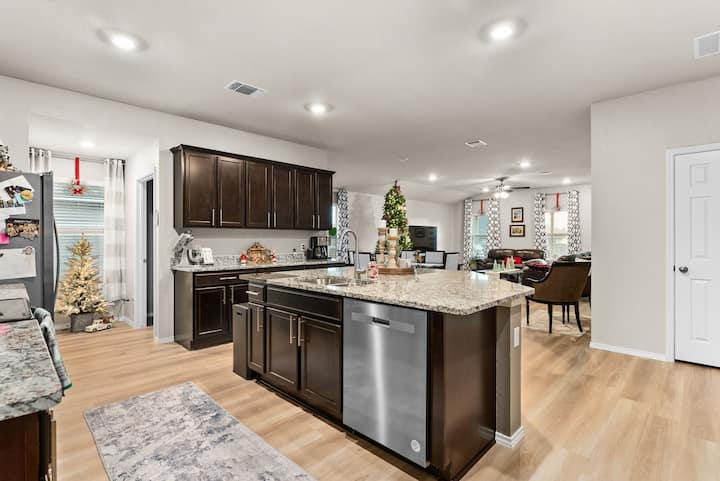 New, Modern, Clean And Ready! - Temple, TX