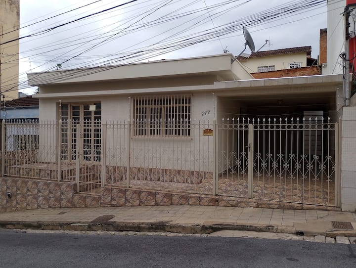 Casa No Centro De Pouso Alegre - Pouso Alegre