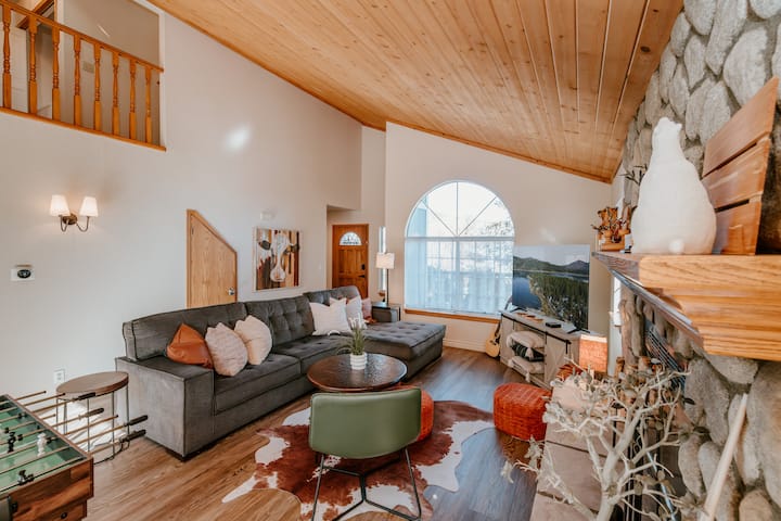 Pet Friendly Pickleball Paradise And Hot Tub - Big Bear, CA