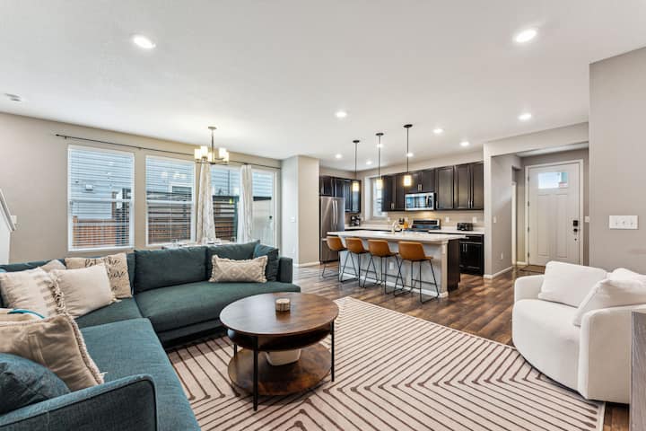 3b/3b* Pet-friendly *Fenced *Parking - Aurora, CO