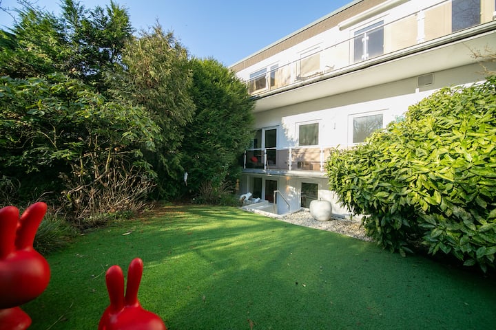 Favorite Stays: House With 3 Apartments & Garden - Grevenbroich