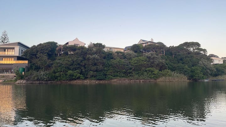 4 Bedroom House On River - Seafield