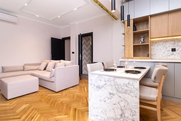 Sofia Center 3br, Steps To Metro - Sofia