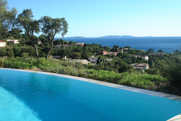 Agréable Villa Avec Piscine Et Vue Mer Panoramique - Le Lavandou