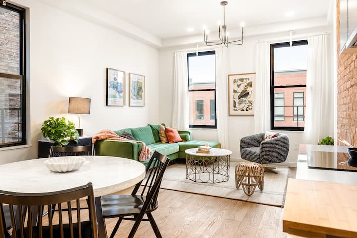 Washington Park | Rooftop Patio | Free Streetcar - Ludlow, KY