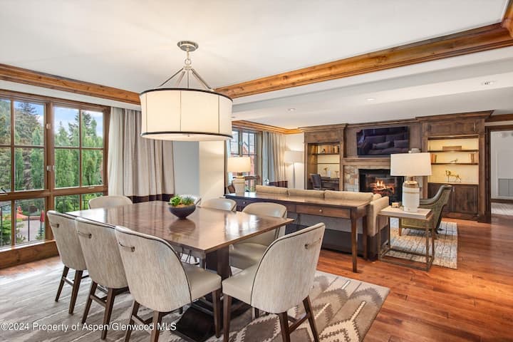 Lux St Regis 2/2.5 1641sq Condo - Aspen