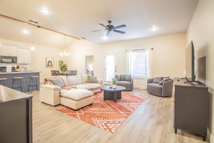 New! The Roundup/southlbk/sleeps6 - Lubbock, TX