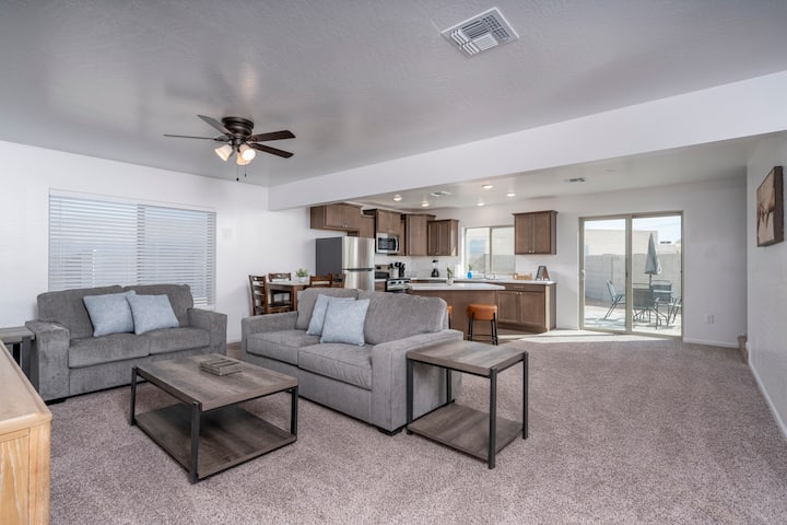 Fresh 3 Bedroom Retreat - Casa Grande, AZ