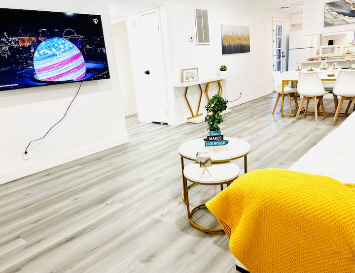 2br/2ba| 5 Min To Lvcc & Strip | Gated Parking! - Resorts World Las Vegas