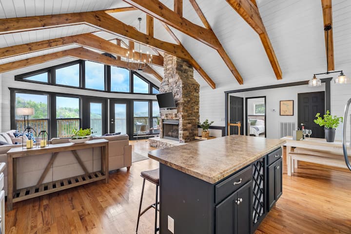 Center Hill Lake Retreat - Smithville, TN