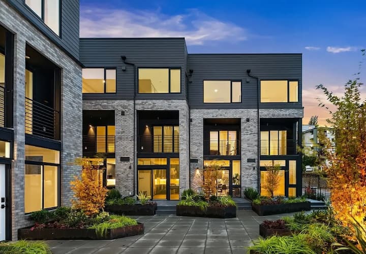 Urban Chic Townhome W/epic Views - Matthews Beach - Seattle