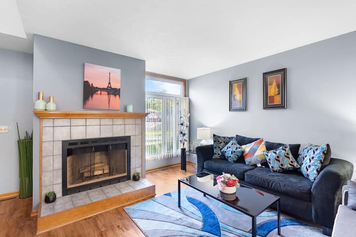 Just Minutes From Downtown Omaha - Bellevue, NE