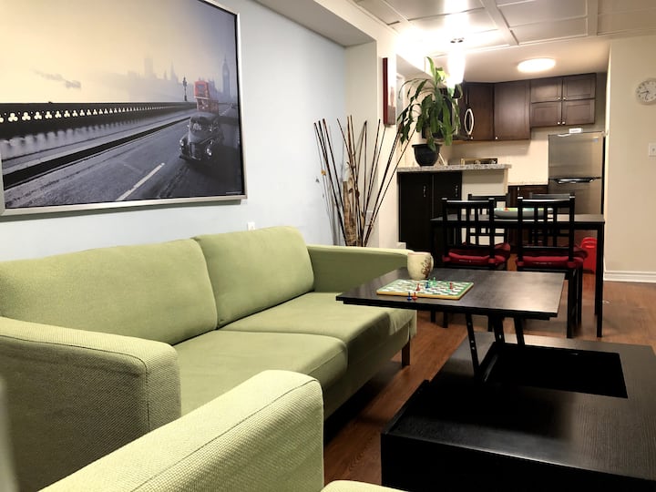 Cozy Rathwood Apt W/ 2 Parkings - Mississauga