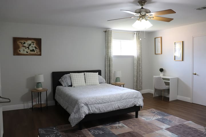 The Big Easy Suite
(Spacious&private) - New Orleans, LA