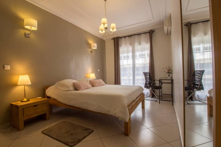 Grand Appartement Calme Lumineux - Casablanca