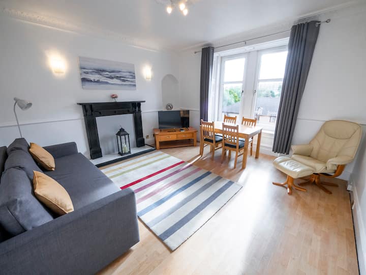 Bright Apartment Near University - Dundee