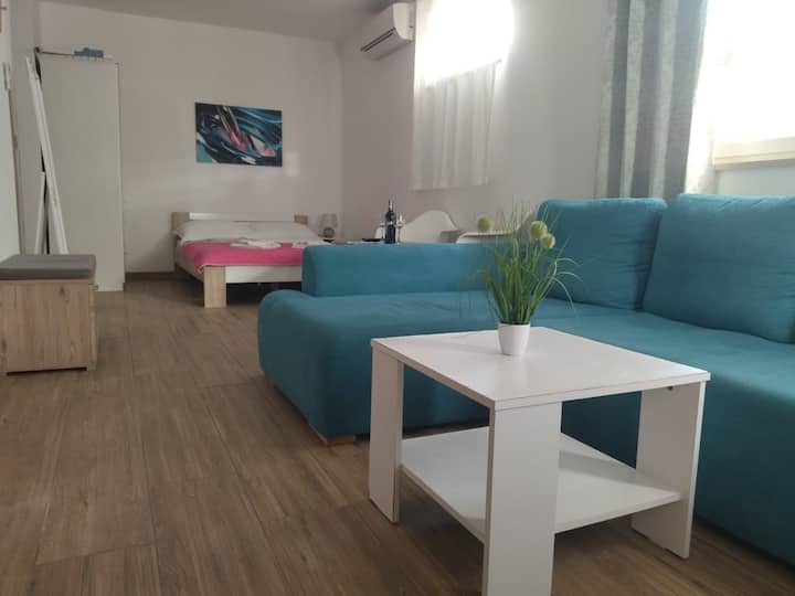 Studio Apartment - Bol Centre - Bol