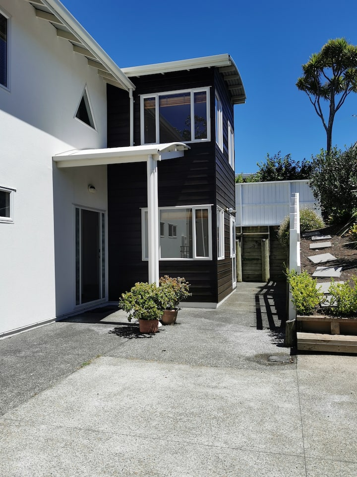 Lilypad Three Kings 4-bedroom Urban Retreat -