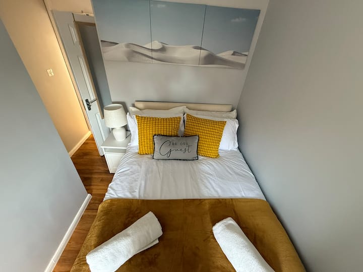 Luxury 5-bed House In Cmk - Milton Keynes