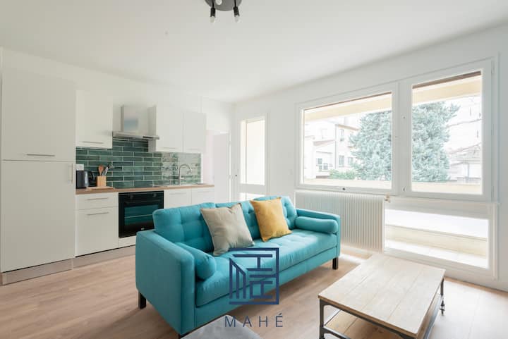 Parking - Le Grand Chanoine - 6 Voyageurs - Meurthe-et-Moselle