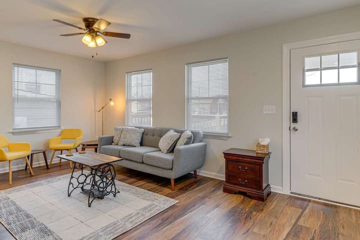 2-mi To Uofl, Germantown, Bars - Louisville, KY