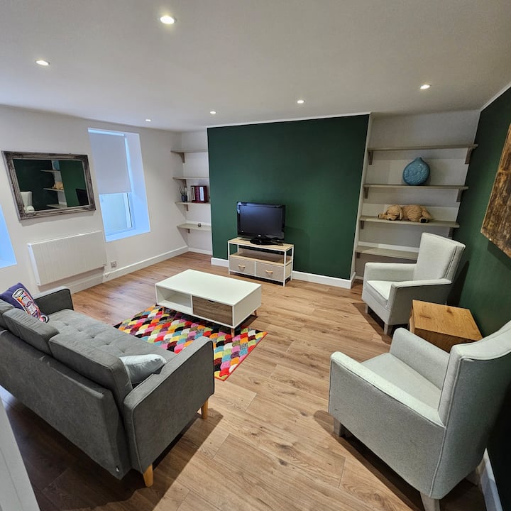 Whole 1-bed Flat By The Sea - Brighton and Hove