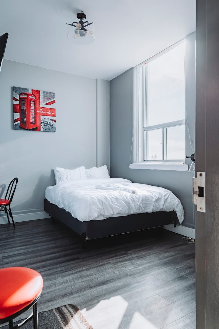Execurooms - Private Room - Port Huron, MI