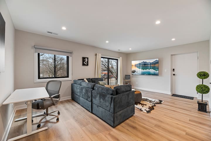 The Ridge Retreat - Stylish 2br/2ba W/parking - Wildwood - Chicago