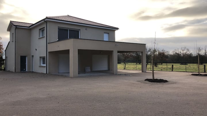 Logement 90 M² Terrasse De 50 M² - Lure