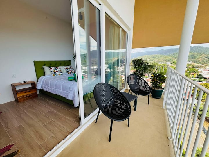 Pacific Point Ocean Breeze Room In Heart Of Jacó - Jaco