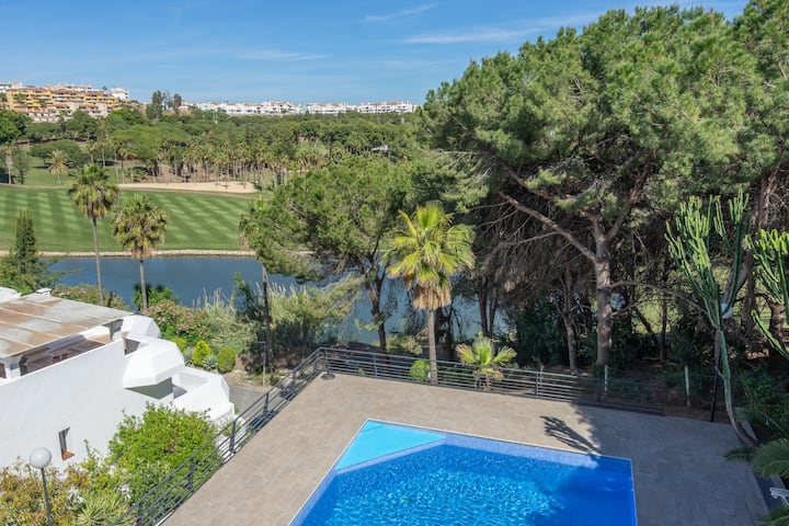 Relaxing Family Retreat With Stunning Golf Views - Benalmádena