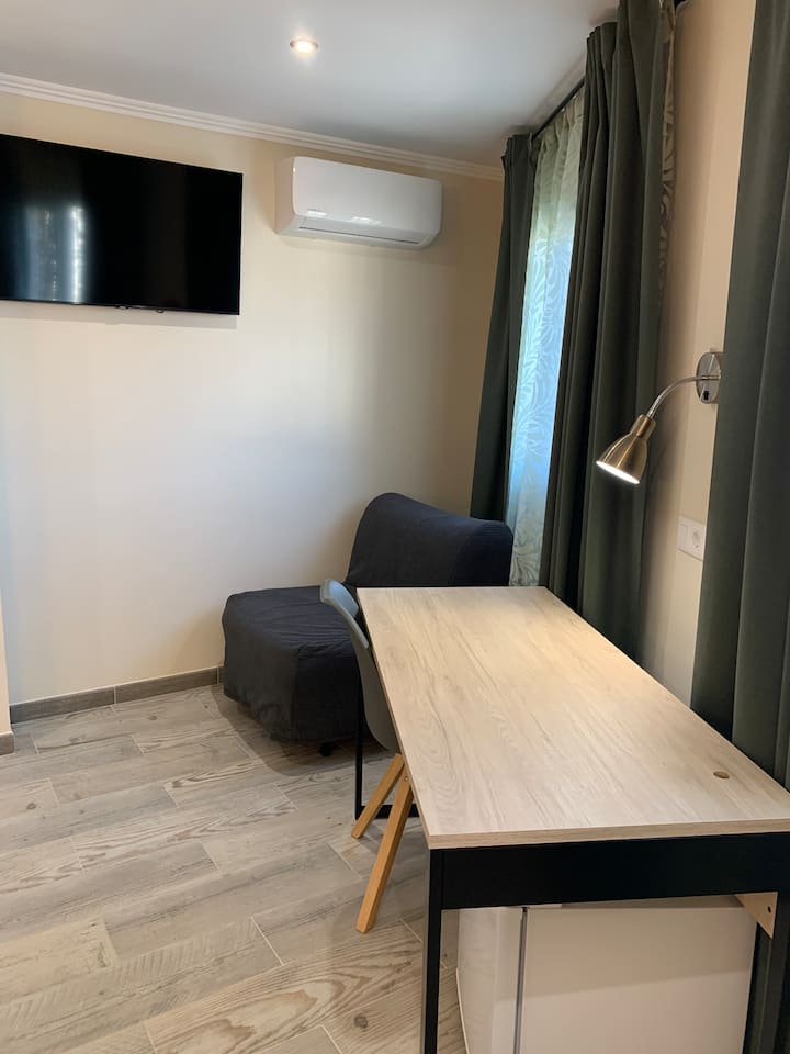 Milana Girona 405 - Girona
