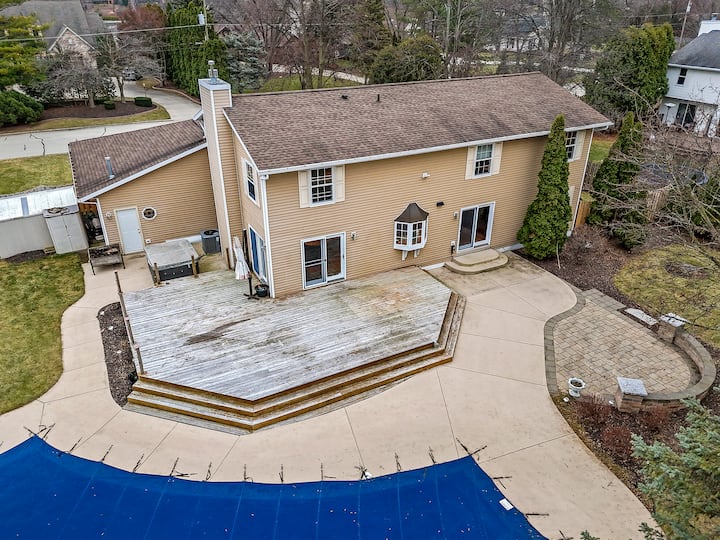 Cheerful 4-bedroom Spacious Home - Lambeau Field - Green Bay