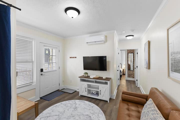 Cozy 1br Coastal Retreat | Midtown Augusta - Augusta, GA