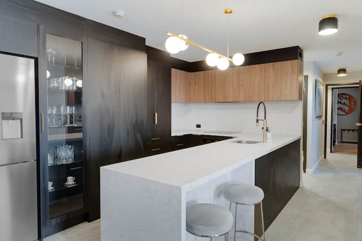 Pure Comfort In A 3 Br Gold Coast Luxe Retreat - Surfers Paradise